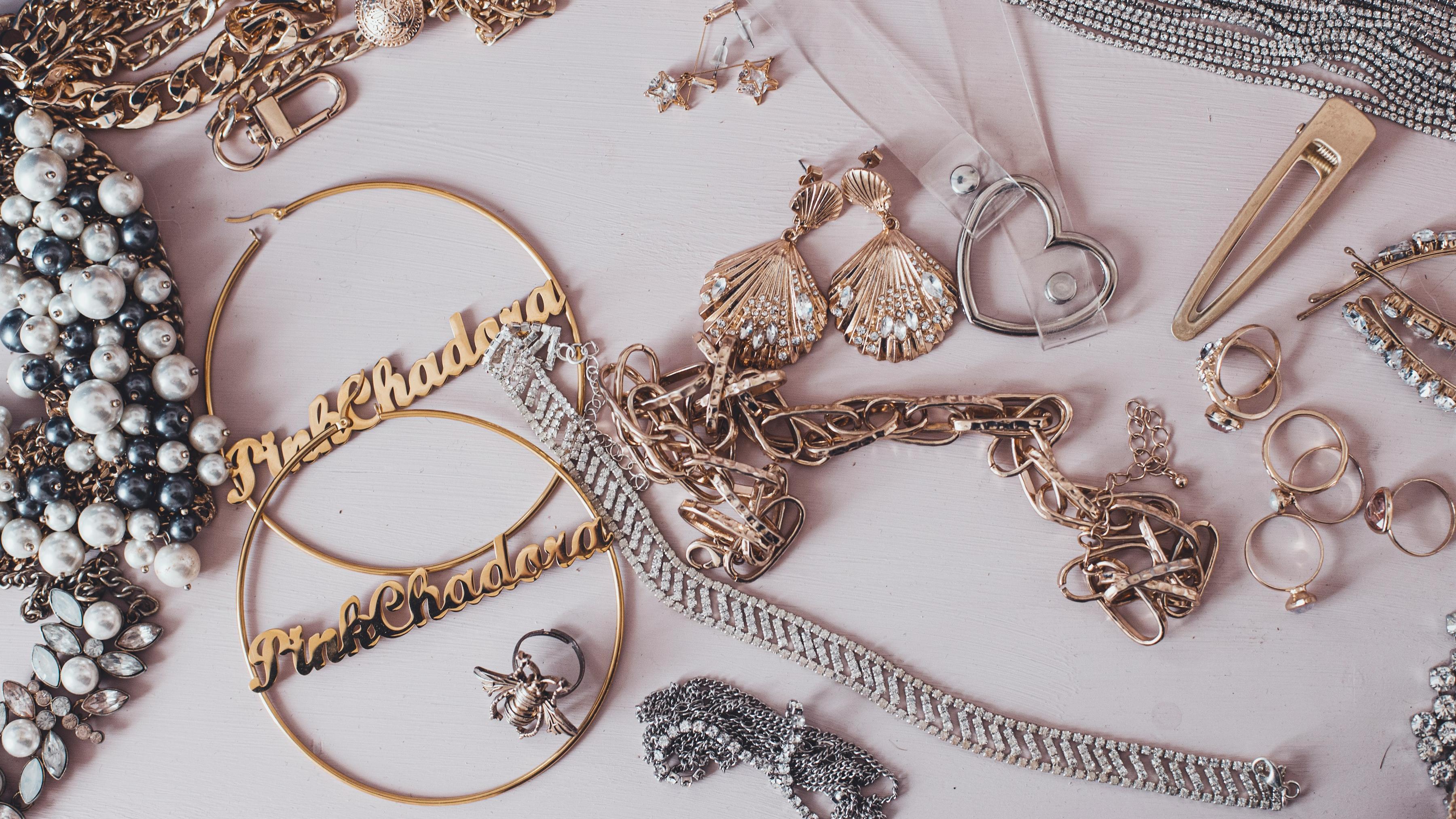 Sparkle and Shine: Why Celebrity-Inspired Jewelry Makes the Perfect Ho ...