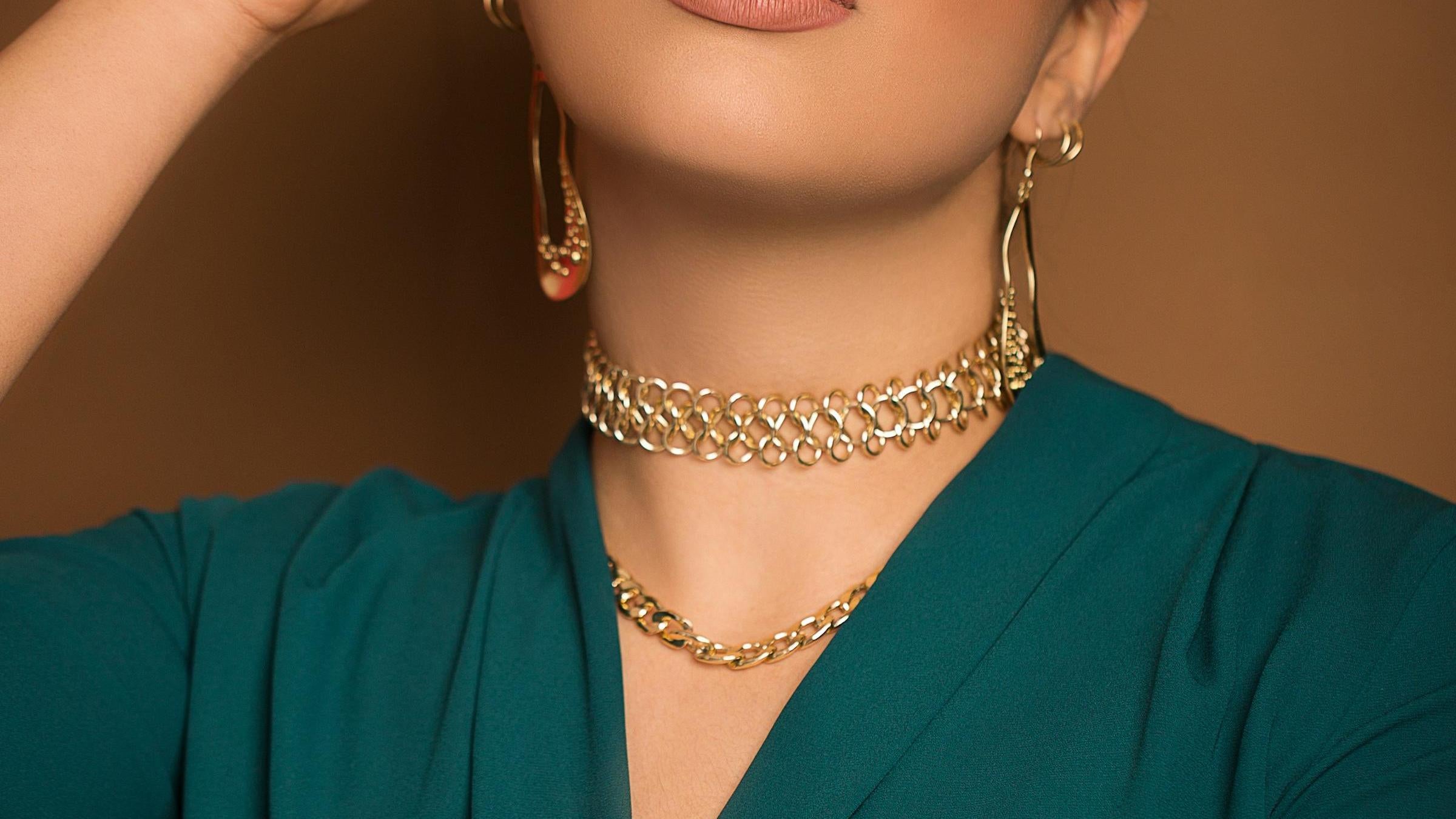 Why Bold Collars with Mixed Metals Are Taking Over Jewelry Trends ...